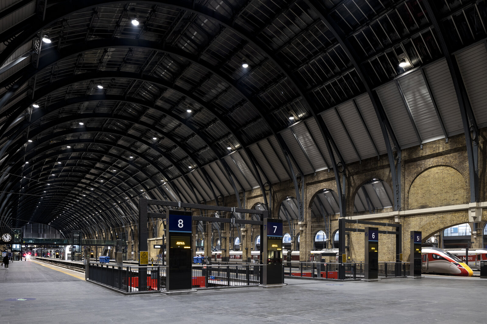 Nova solução de iluminação na Estação Kings Cross | LEDVANCE